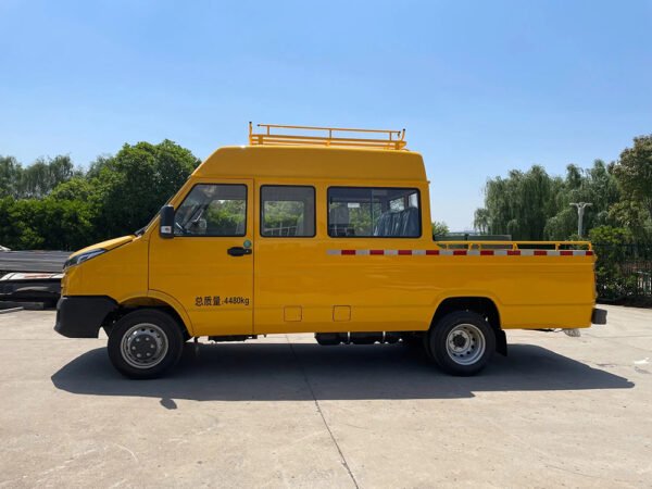 Iveco Daily 9 Seats Engineering Vehicle China Automotive - iChelaba Motor